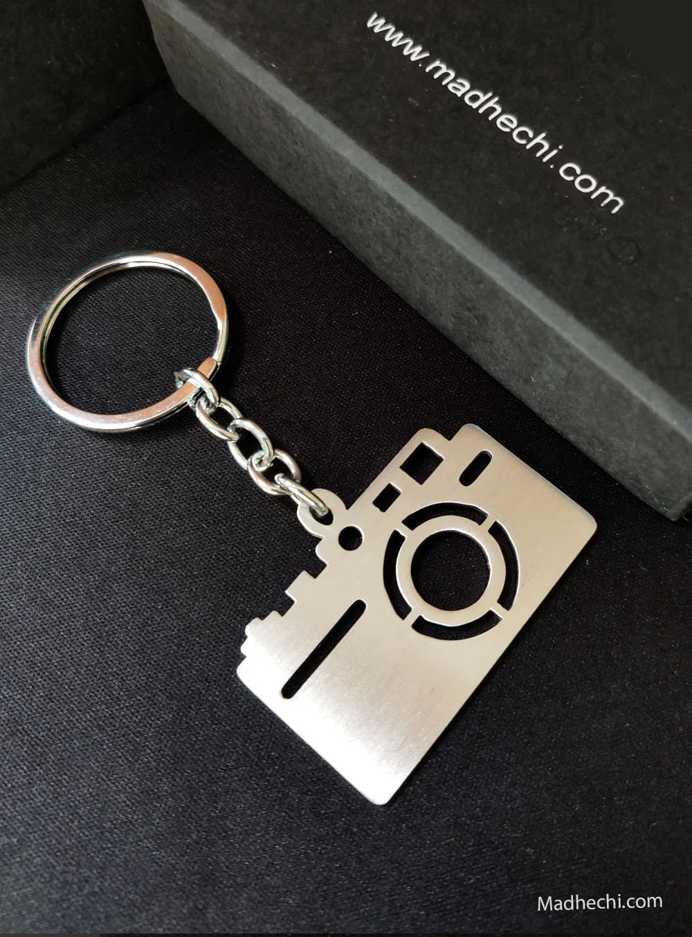 Buy Camera Shaped Keychain India | Best Camera Keychain | Madhechi
